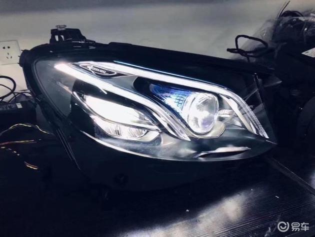 奔驰E300L升级几何多光束大灯，智能大灯，夜间出行为你保驾护航_易车